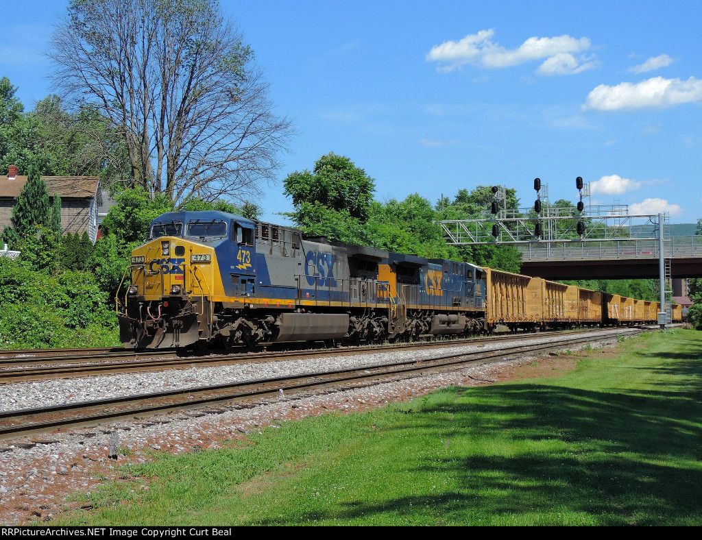 CSX 473 and 5105